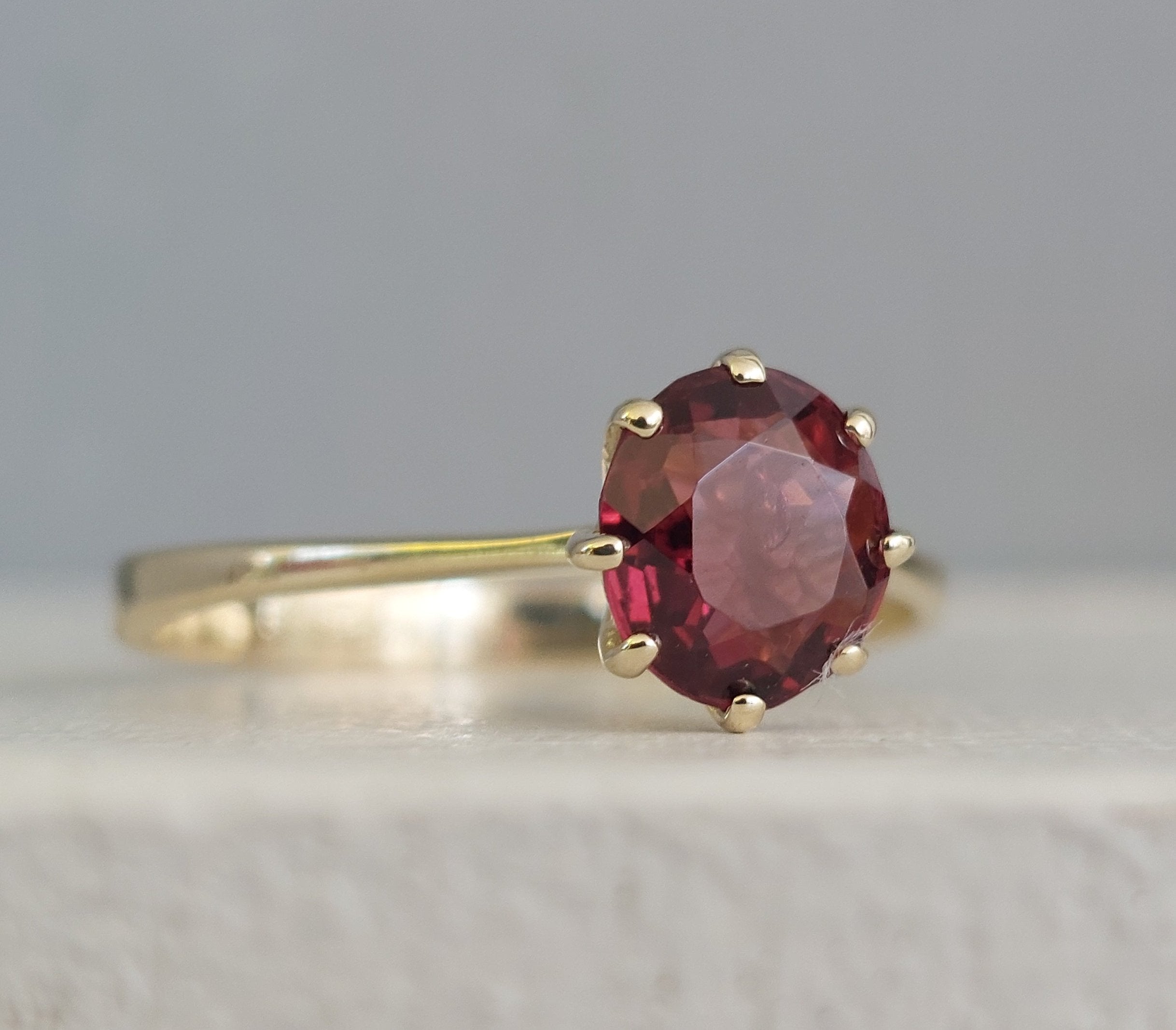 Deep berry pink tourmaline in 9ct yellow gold – The Secret Compartment